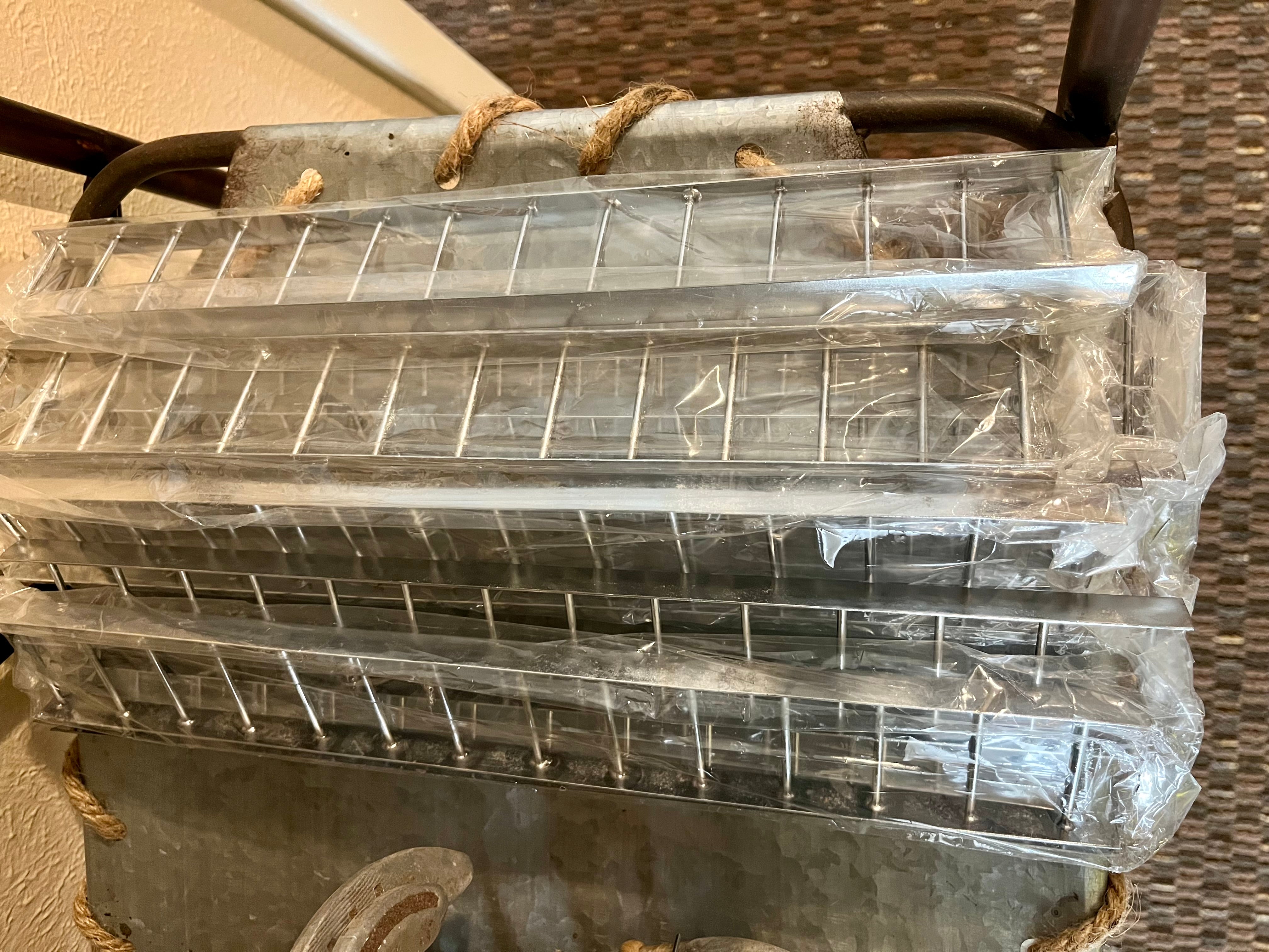 Escaleras de 14 pasos metal/ Metal stairs of 14 steps – casadeorula